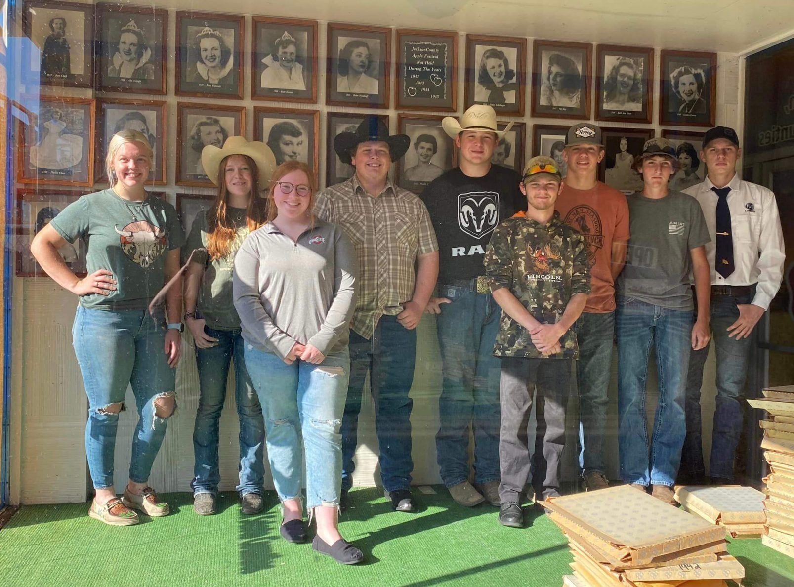 Local FFA chapters help with Hog Wild Contest - Ohio Farm Bureau